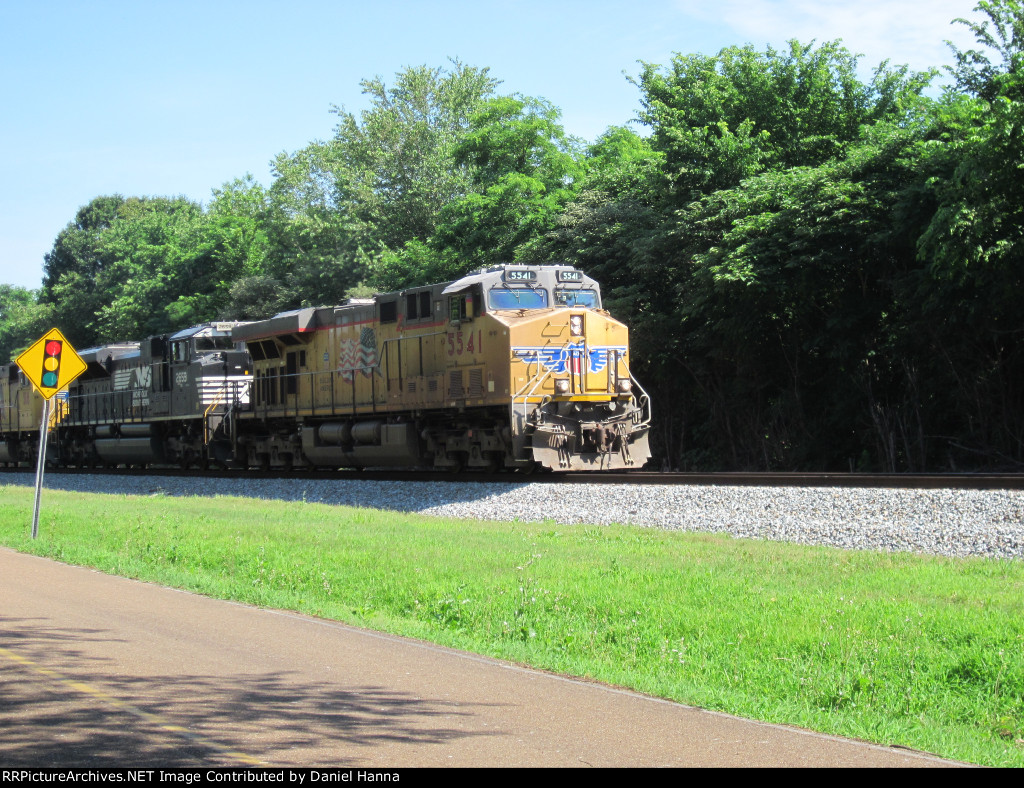Faded UP ES44AC leads NS 16Z